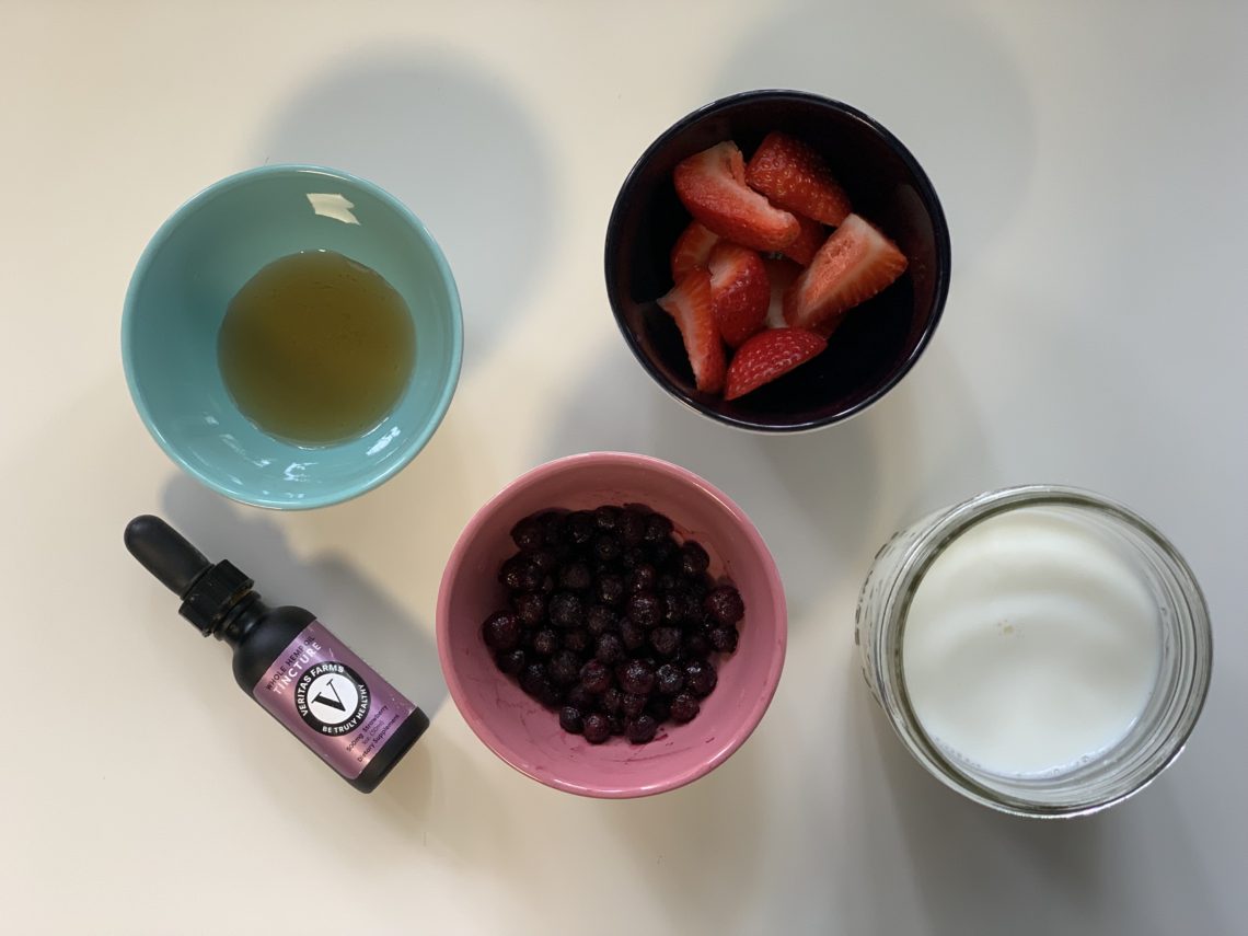 Easy CBD Berry Strawberry Smoothie + Benefits of Using CBD | NYC Tech Mommy